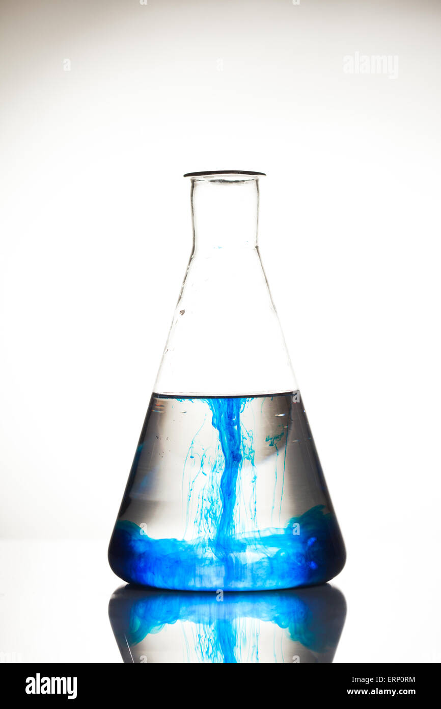 Beaker water diffusion hi-res stock photography and images - Alamy