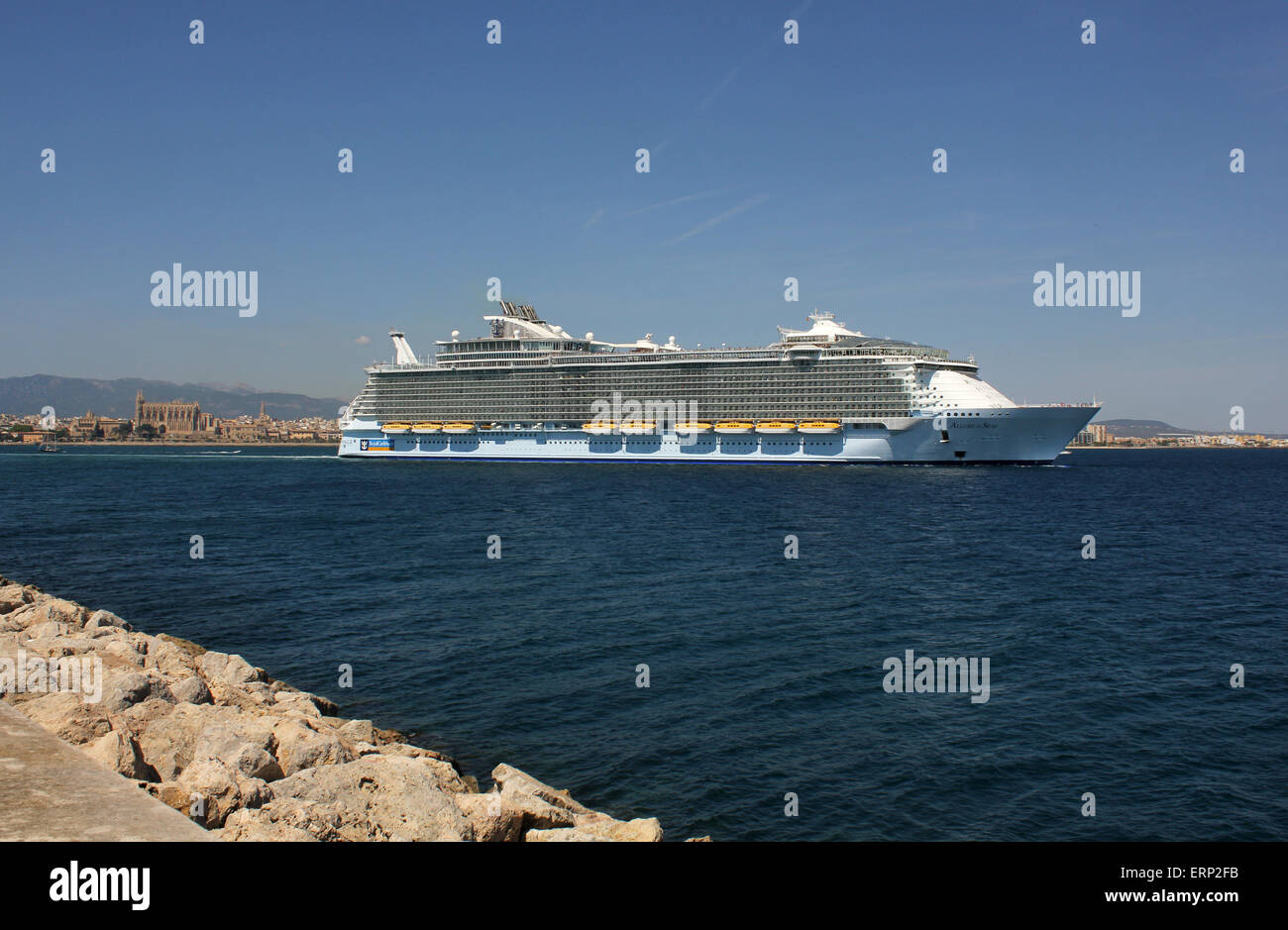 Mega Cruise ship “ALLURE OF THE SEAS” (360 mtrs long, launched 2010 ...
