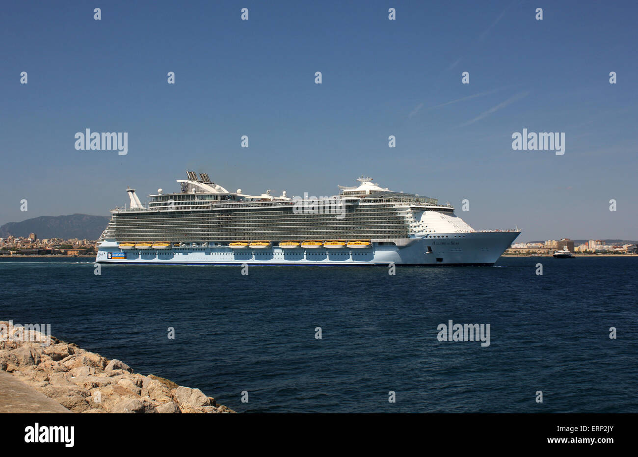 Mega Cruise ship “ALLURE OF THE SEAS” (360 mtrs long, launched 2010 ...