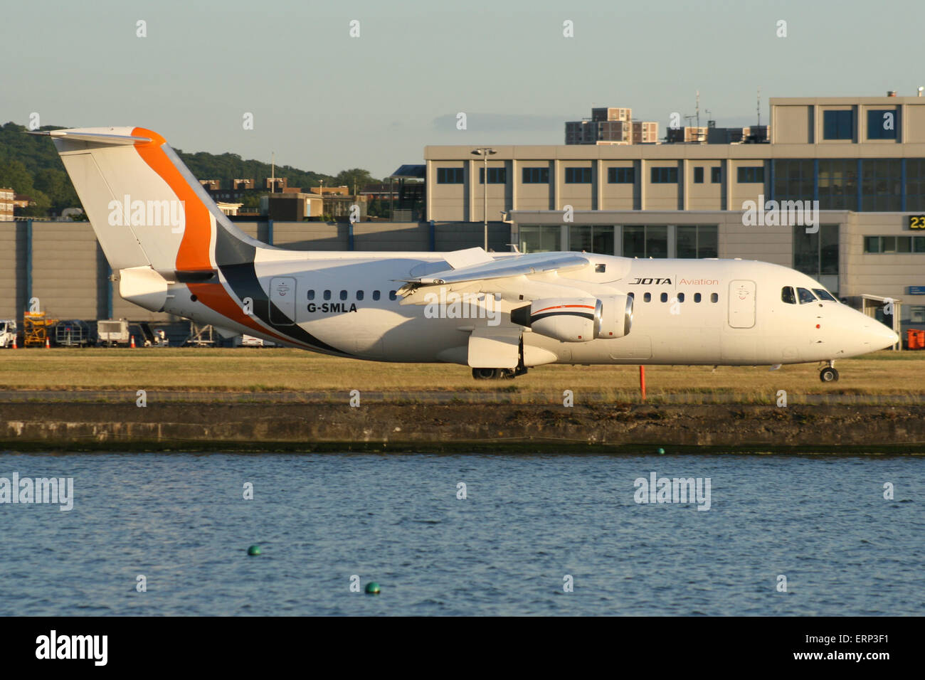 JOTA AVIATION BA146 RJ REGIONAL JET Stock Photo - Alamy
