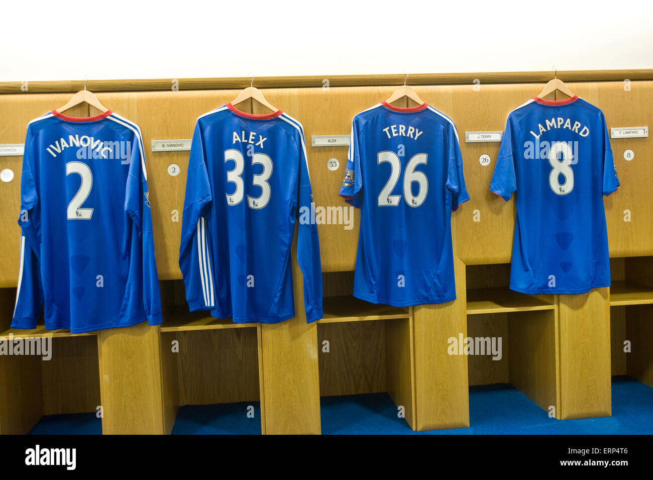 Chelsea football club changing room hi-res stock photography and images ...