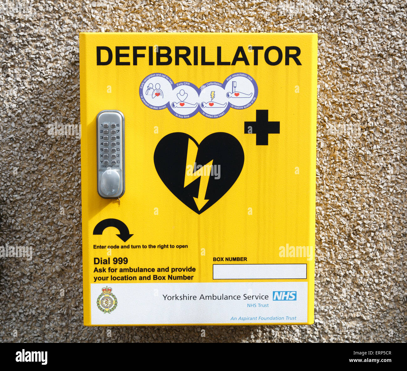 Defib defibrillator High Resolution Stock Photography and Images - Alamy