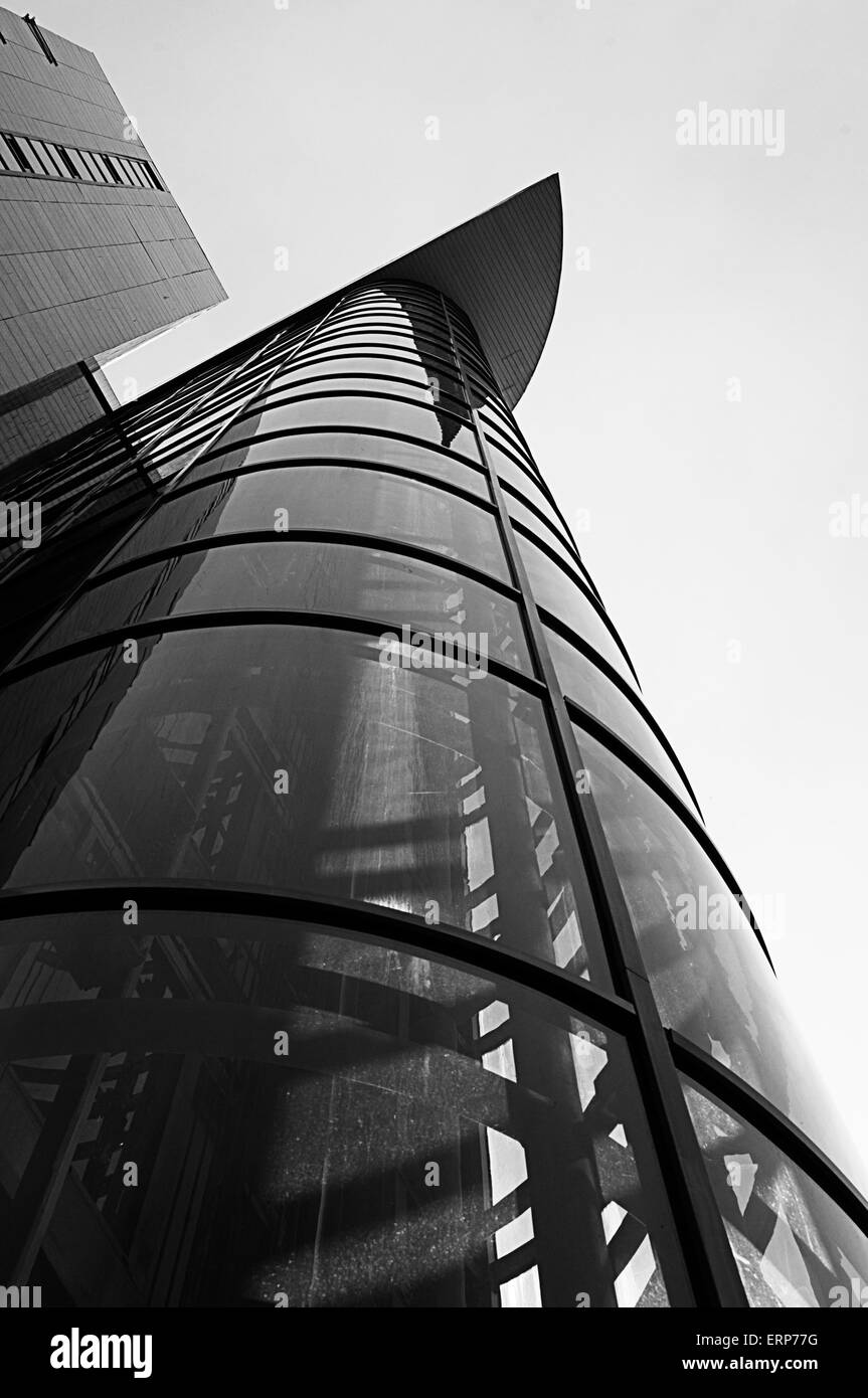 Glass elevator exterior hi-res stock photography and images - Alamy