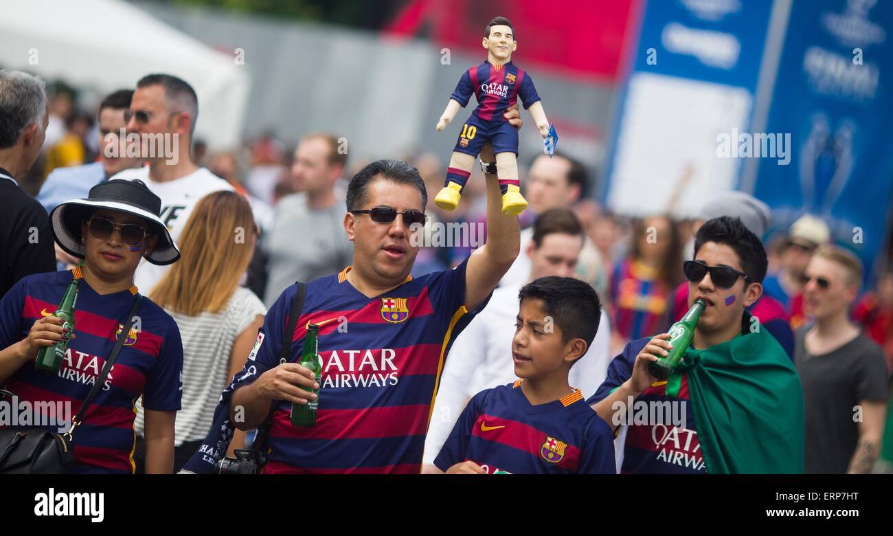 Messi doll hi-res stock photography and images - Alamy