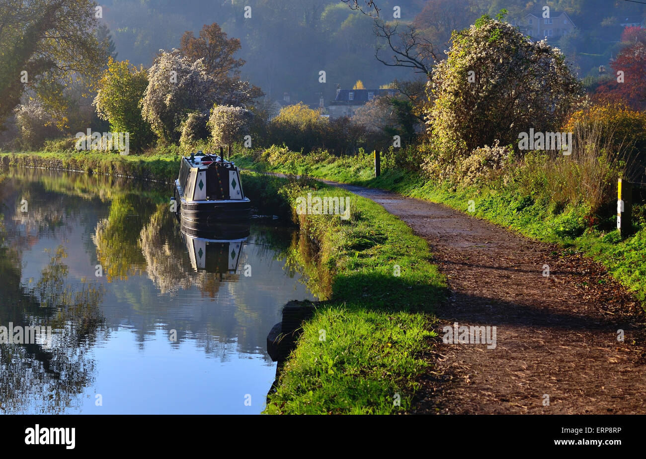 Tranquil scene along the canal towpath Stock Photo - Alamy