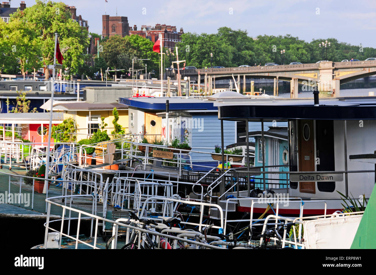 Chelsea embankment london hi-res stock photography and images - Alamy