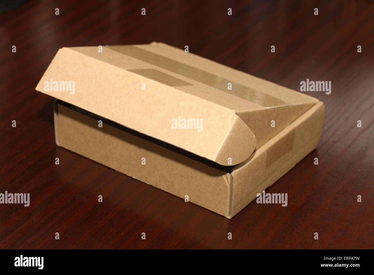 Ebay box hi-res stock photography and images - Alamy
