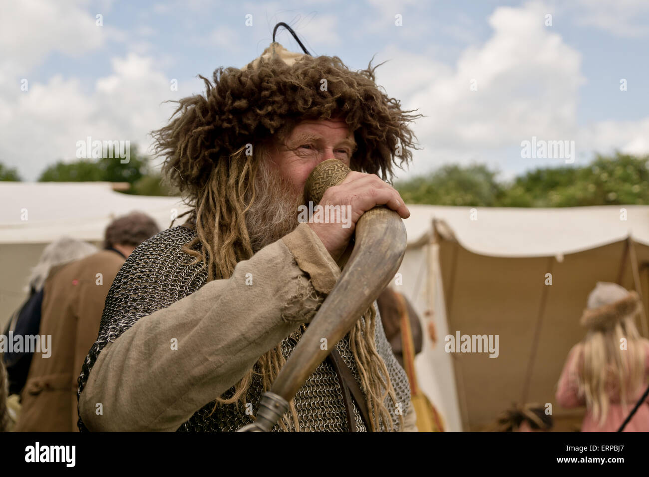 Viking drinking from horn hi-res stock photography and images - Alamy