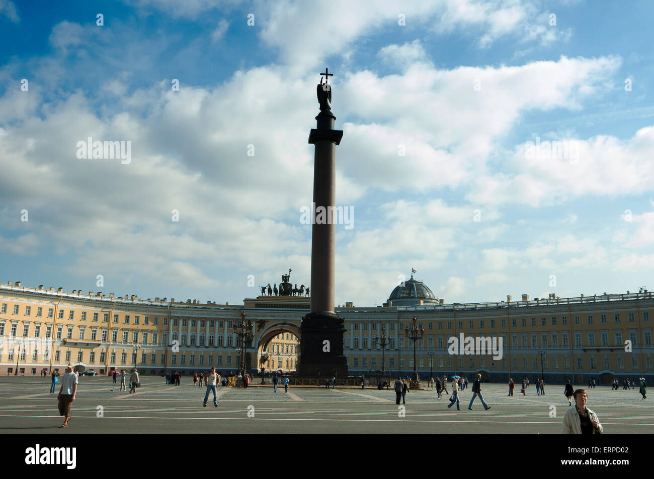 The Alexander Column and General Staff buildings on Palace Square, St ...