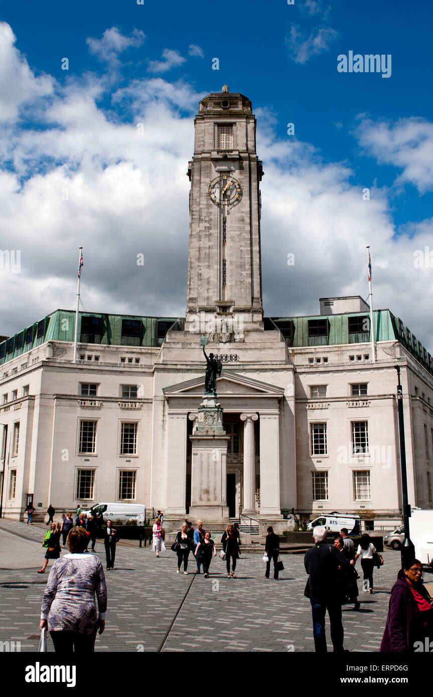 Luton town hall hi-res stock photography and images - Alamy
