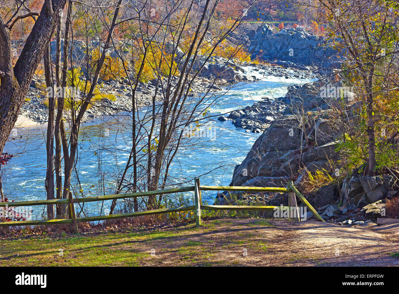 Overlook fence hi-res stock photography and images - Alamy