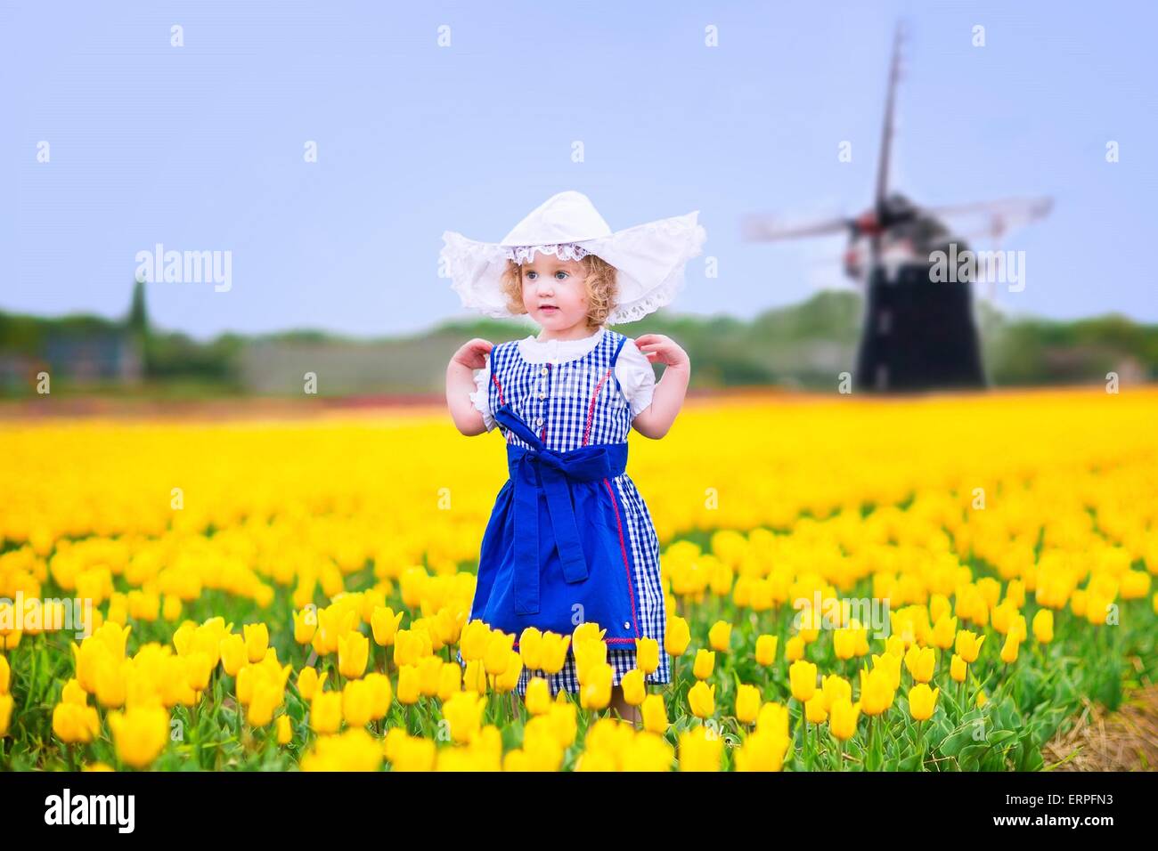 Dutch people in ethnic dress hi-res stock photography and images - Alamy