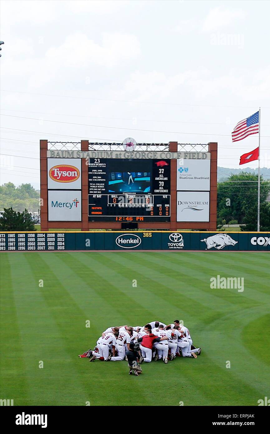 Fayetteville, AR. 6th June, 2015. The Razorbacks gather before the game ...