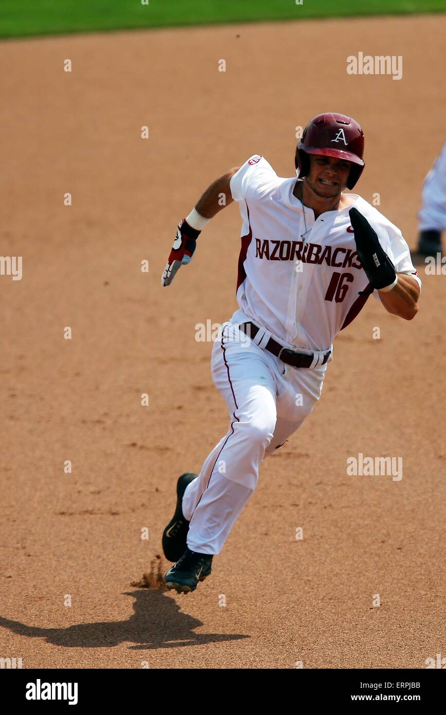 Fayetteville, AR. 6th June, 2015. Andrew Benintendi #16 Arkansas center ...