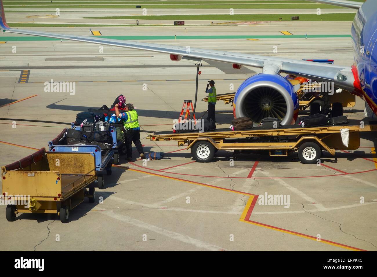 Baggage loading hi-res stock photography and images - Alamy