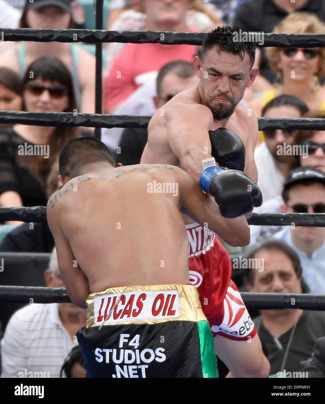 Nbc boxing network hi-res stock photography and images - Alamy