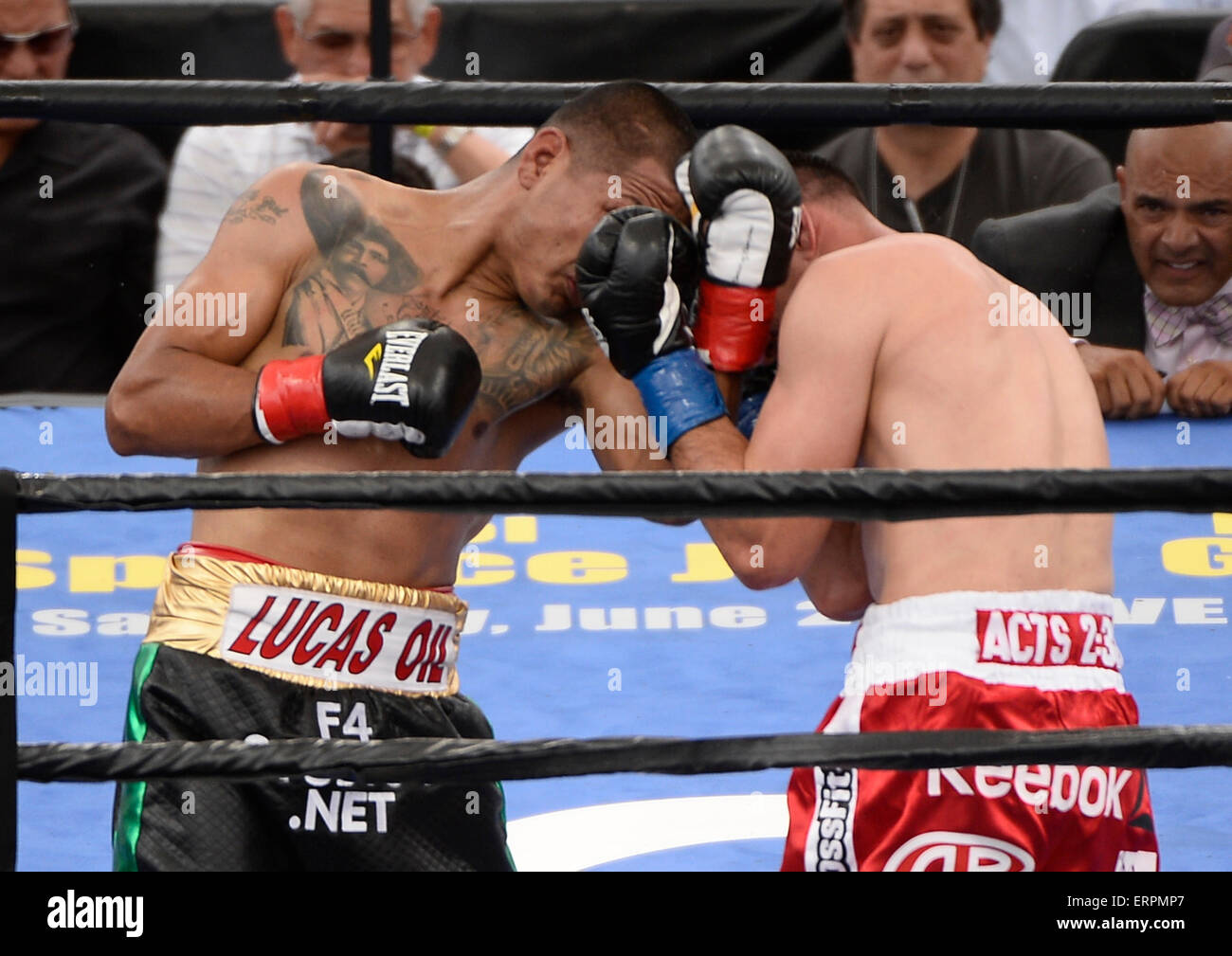 Nbc boxing network hi-res stock photography and images - Alamy