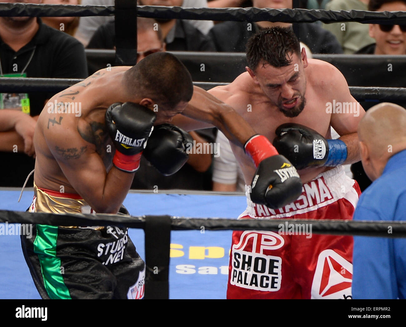 Nbc boxing network hi-res stock photography and images - Alamy