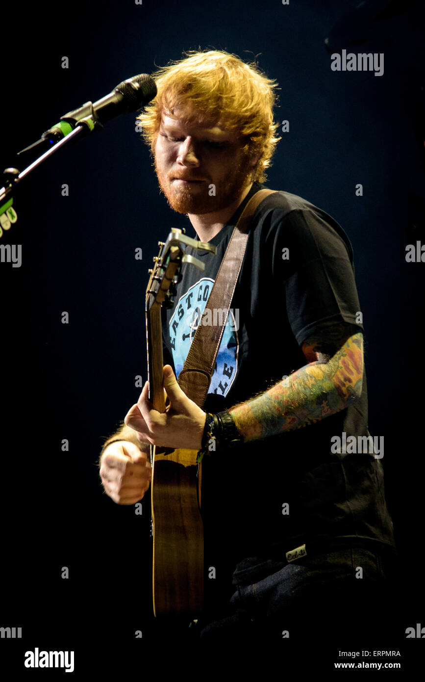 Singer songwriter ed sheeran hi-res stock photography and images - Alamy