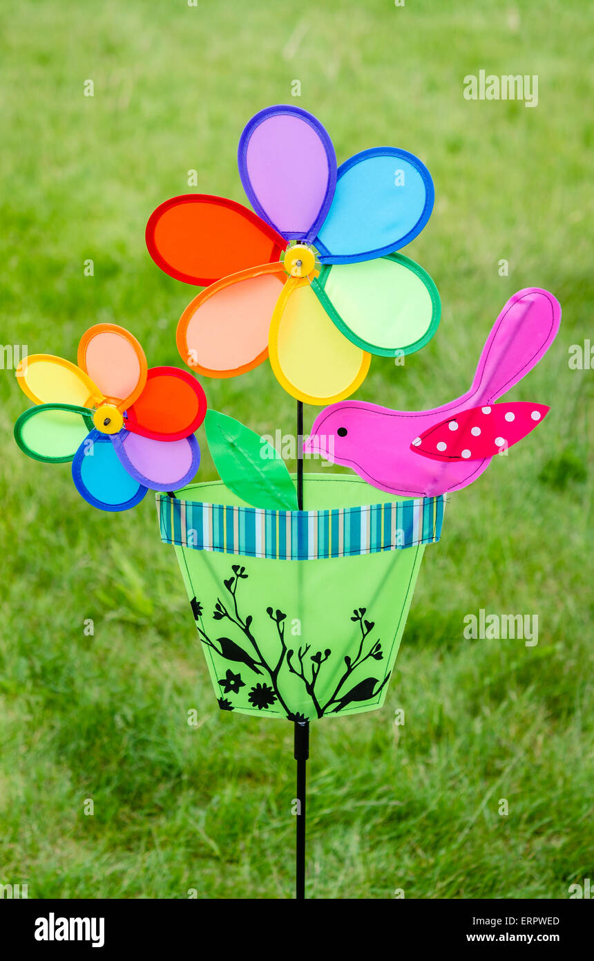 Pinwheel on green grass hi-res stock photography and images - Alamy