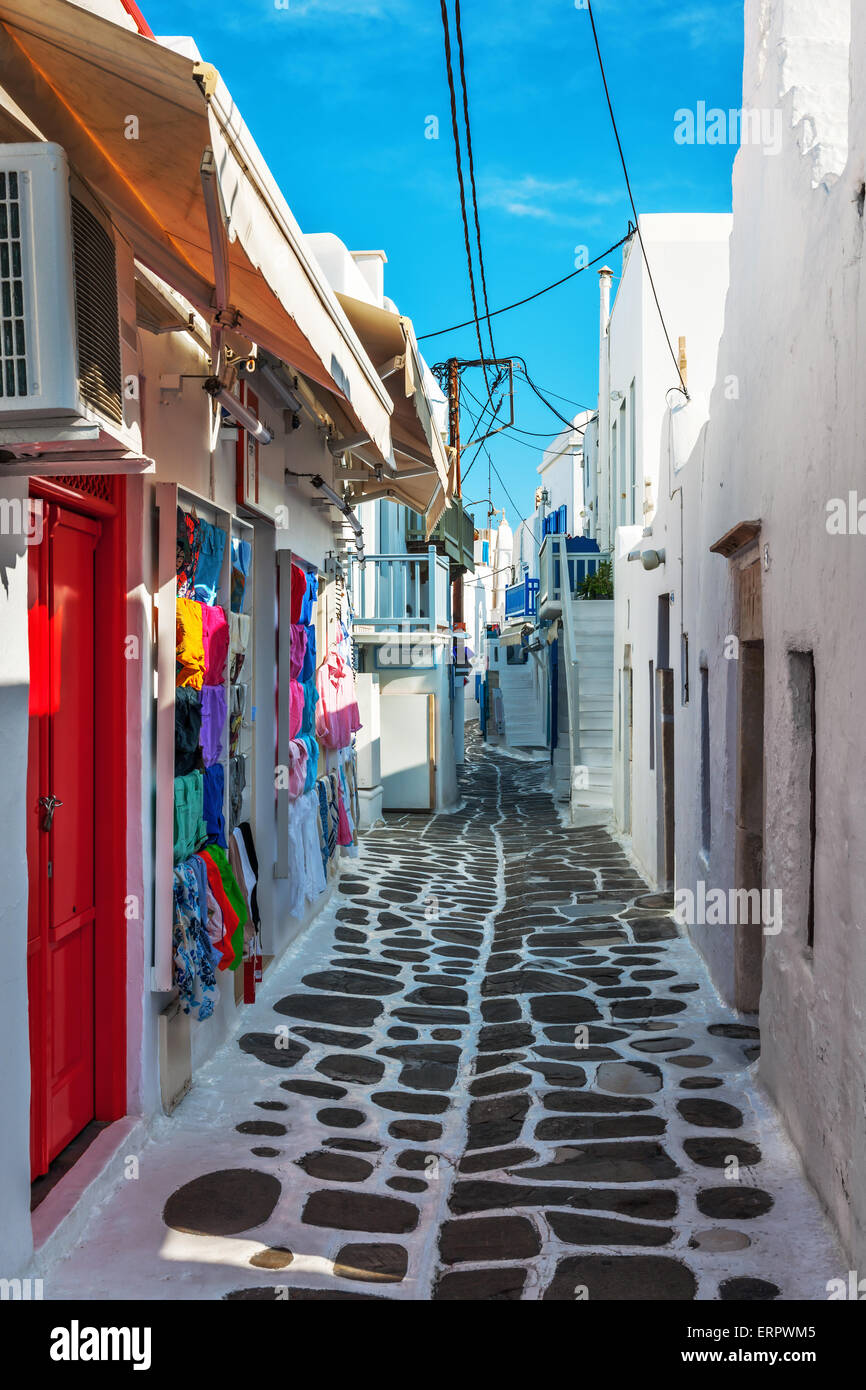 Shopping alley in Mykonos, Cyclades, Greece Stock Photo - Alamy