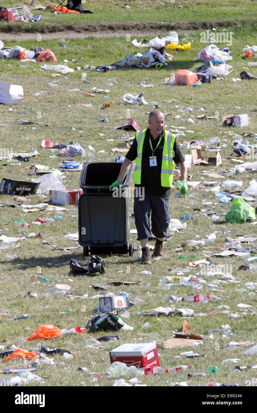 Rubbish bin racing hi-res stock photography and images - Alamy