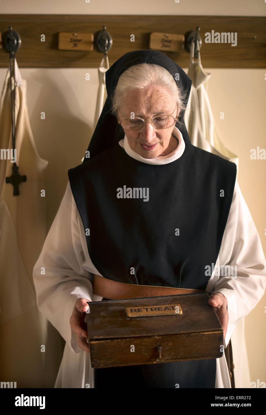 Scapular and cowl hi-res stock photography and images - Alamy