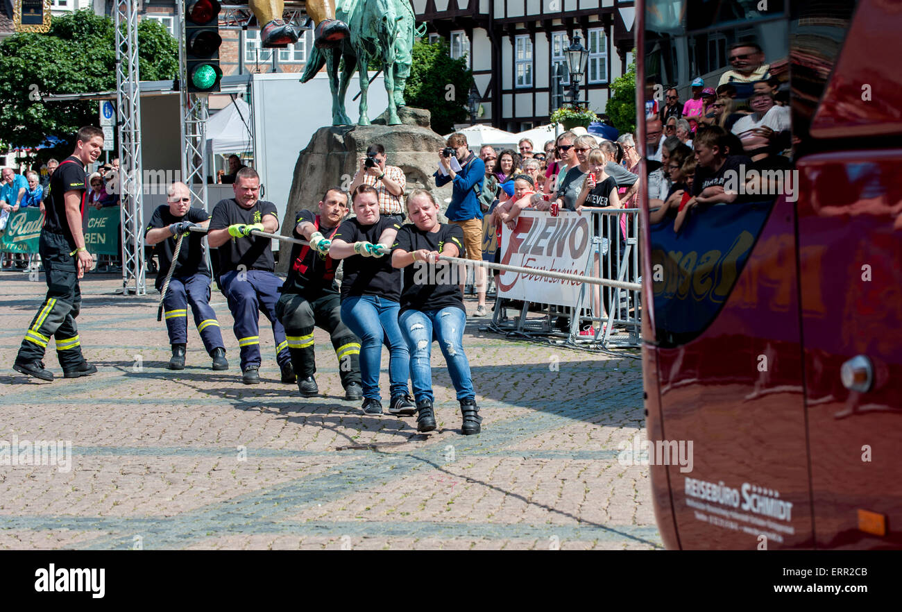 Bus pulling championships germany hi-res stock photography and images ...