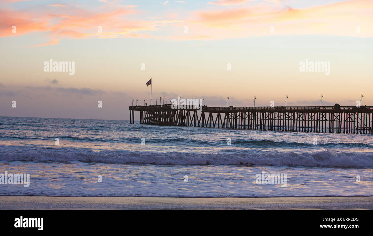 Ventura pier hi-res stock photography and images - Alamy