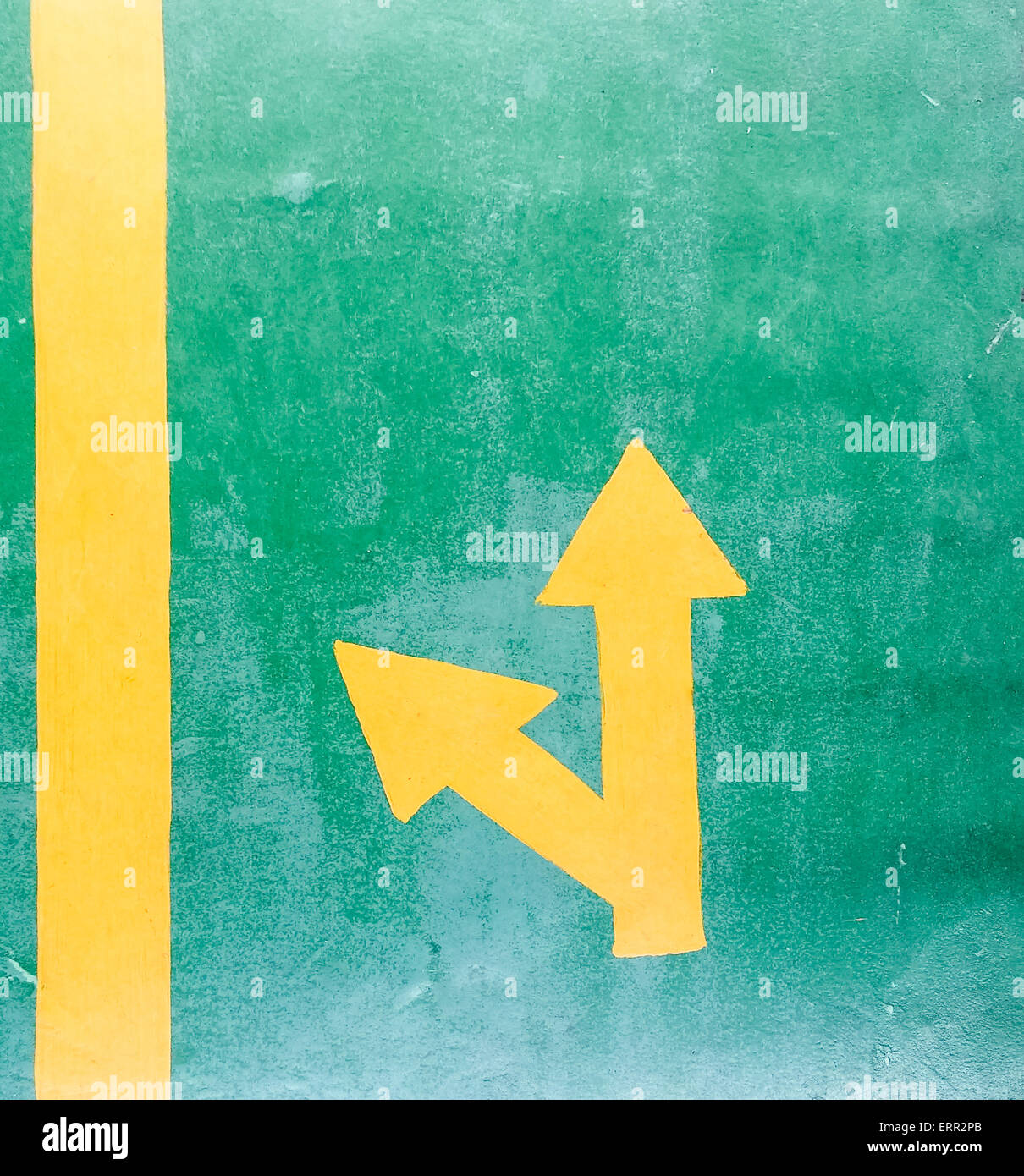 Straight yellow arrow line road hi-res stock photography and images - Alamy