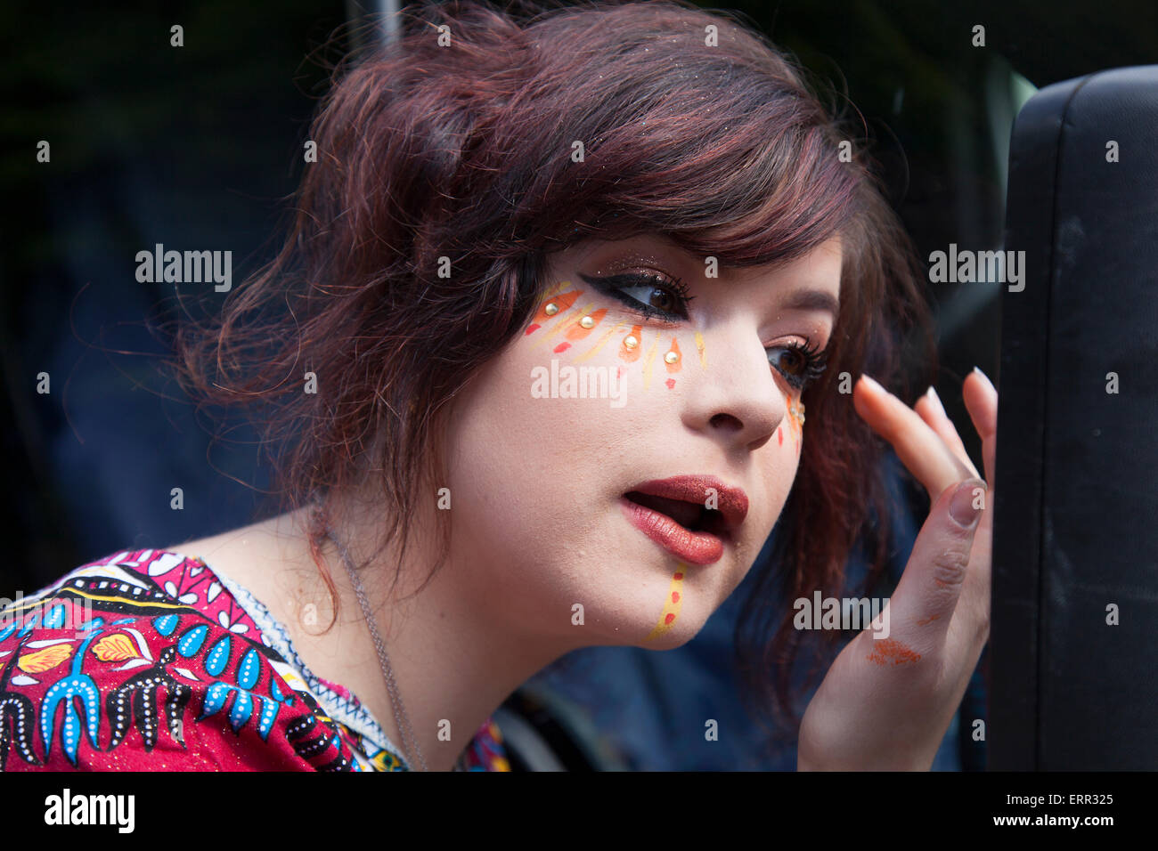 Calderdale, Yorkshire, 7th June, 2015. Helen Rees 21, adjusting her ...