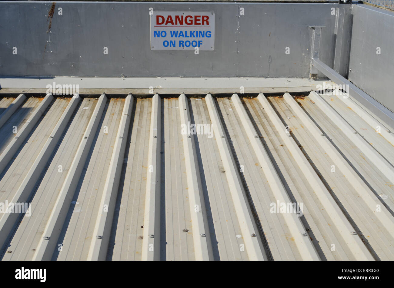 No roof cover hi-res stock photography and images - Alamy