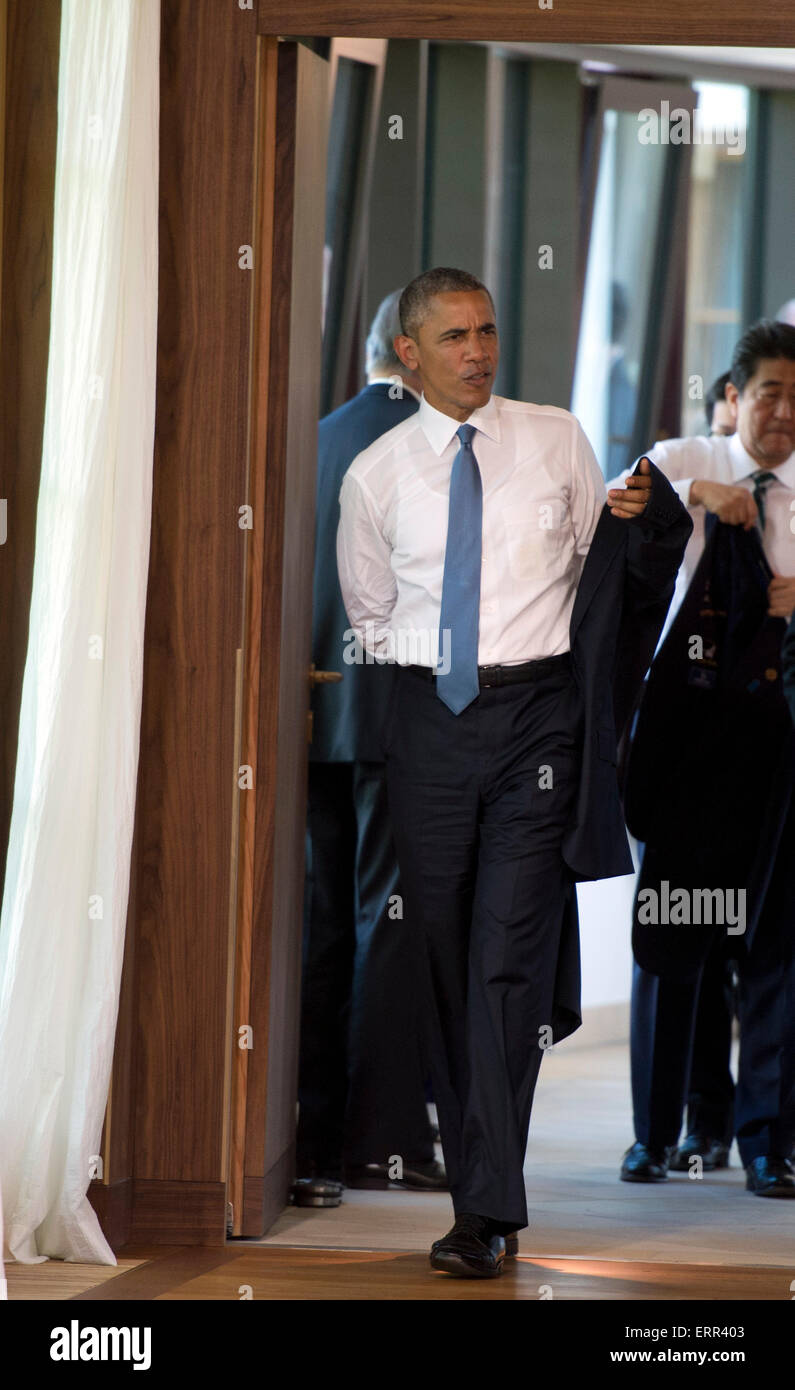 US President Barack Obama arrives for the first working session of a G7 ...