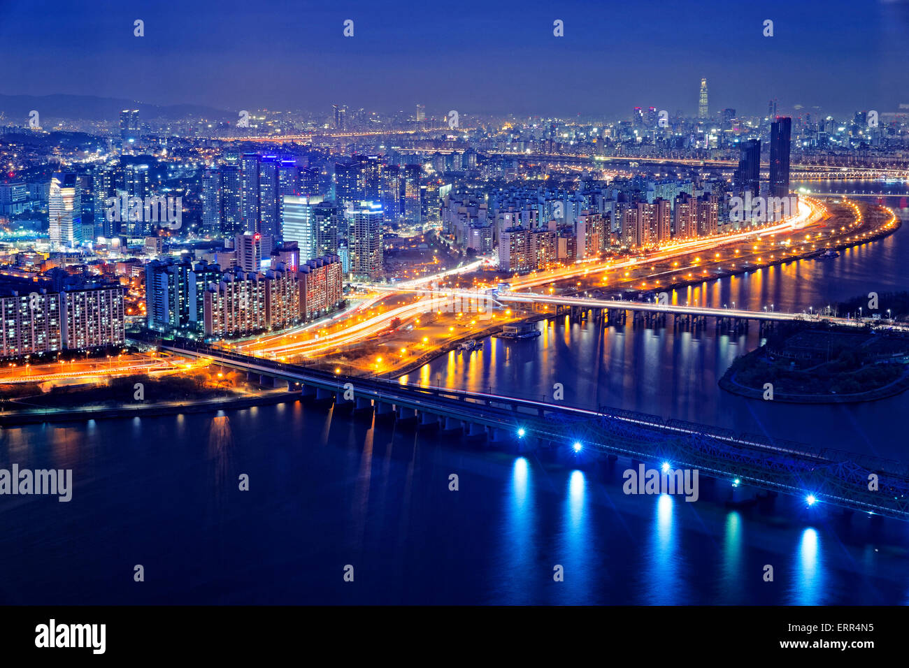 Seoul skyline hi-res stock photography and images - Alamy