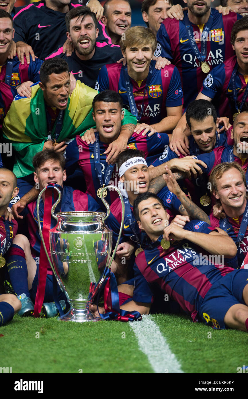 The barcelona players celebrate winning the uefa champions league hi ...