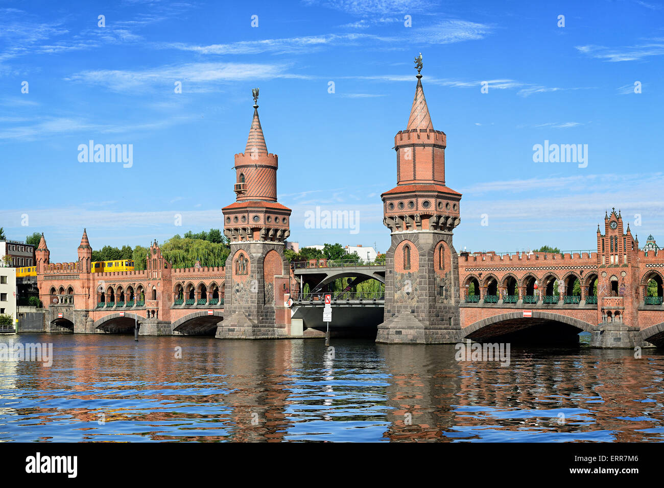 Germany, Berlin, Kreuzberg district, Oberbaumbrucke bridge over the ...