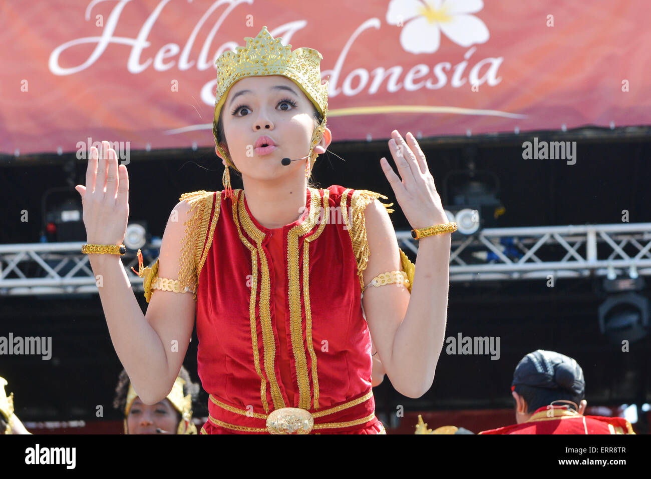 Trafalgar Square, London, UK. 7th June 2015. Hello Indonesia, cultural ...