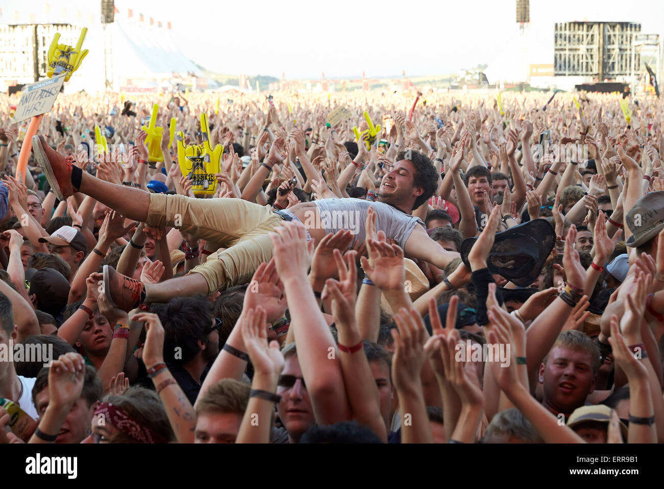 Mendig, Germany. 06th June, 2015. Rock fans party in front of the main ...