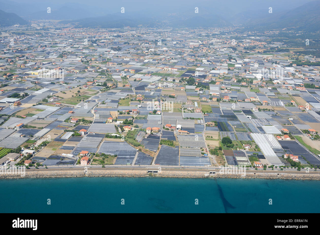 Farming farm greenhouse greenhouses hi-res stock photography and images - Alamy