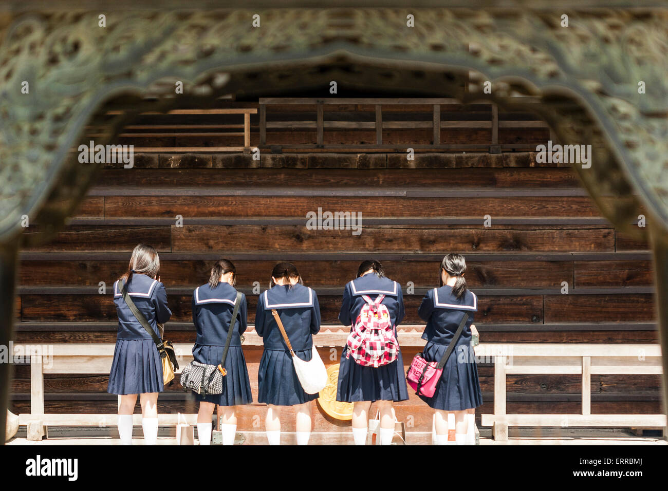 Japanese school children line hi-res stock photography and images - Alamy