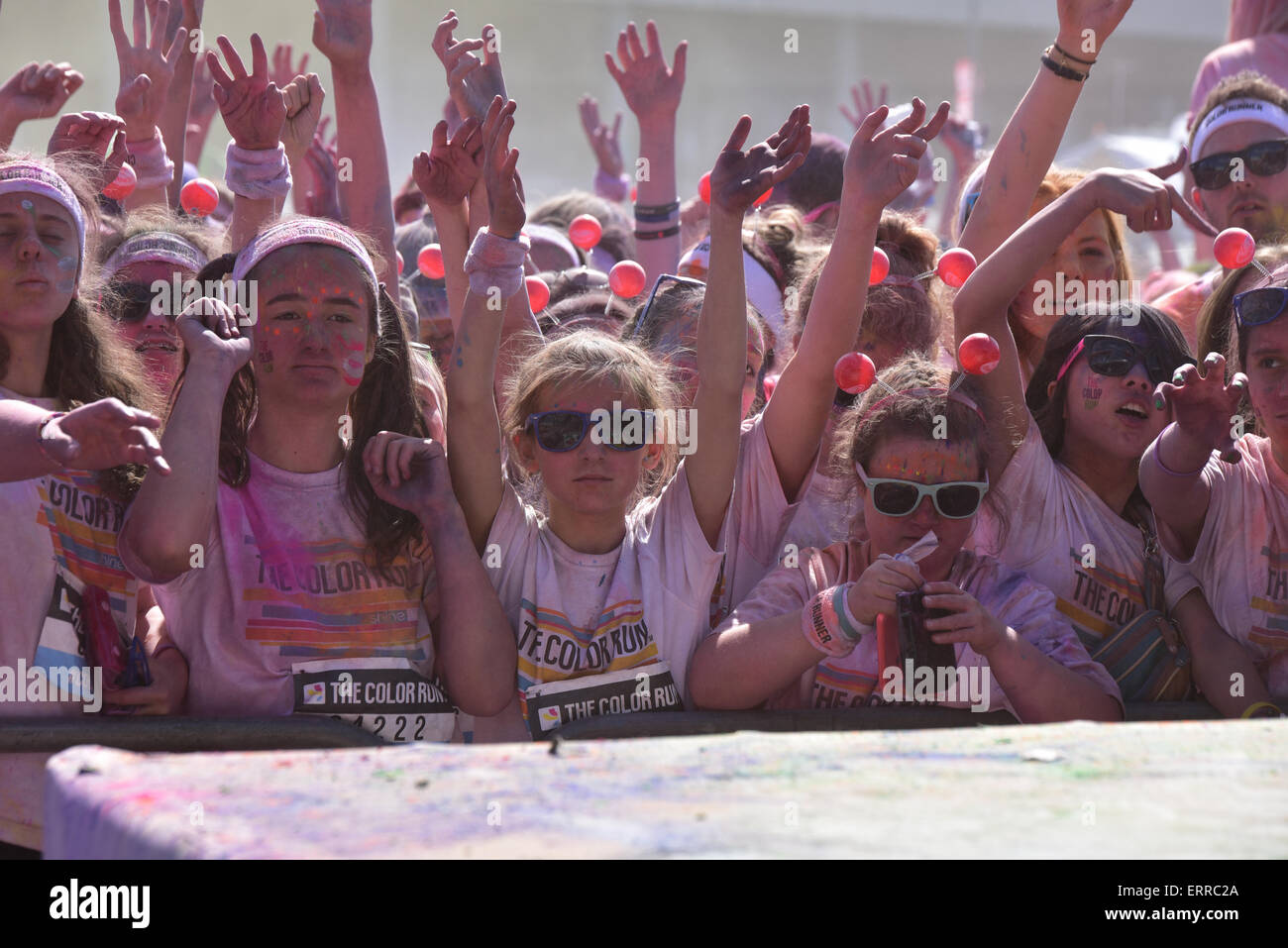 London,UK, 7th June 2015 : Over 19,000 people took part in the Color ...