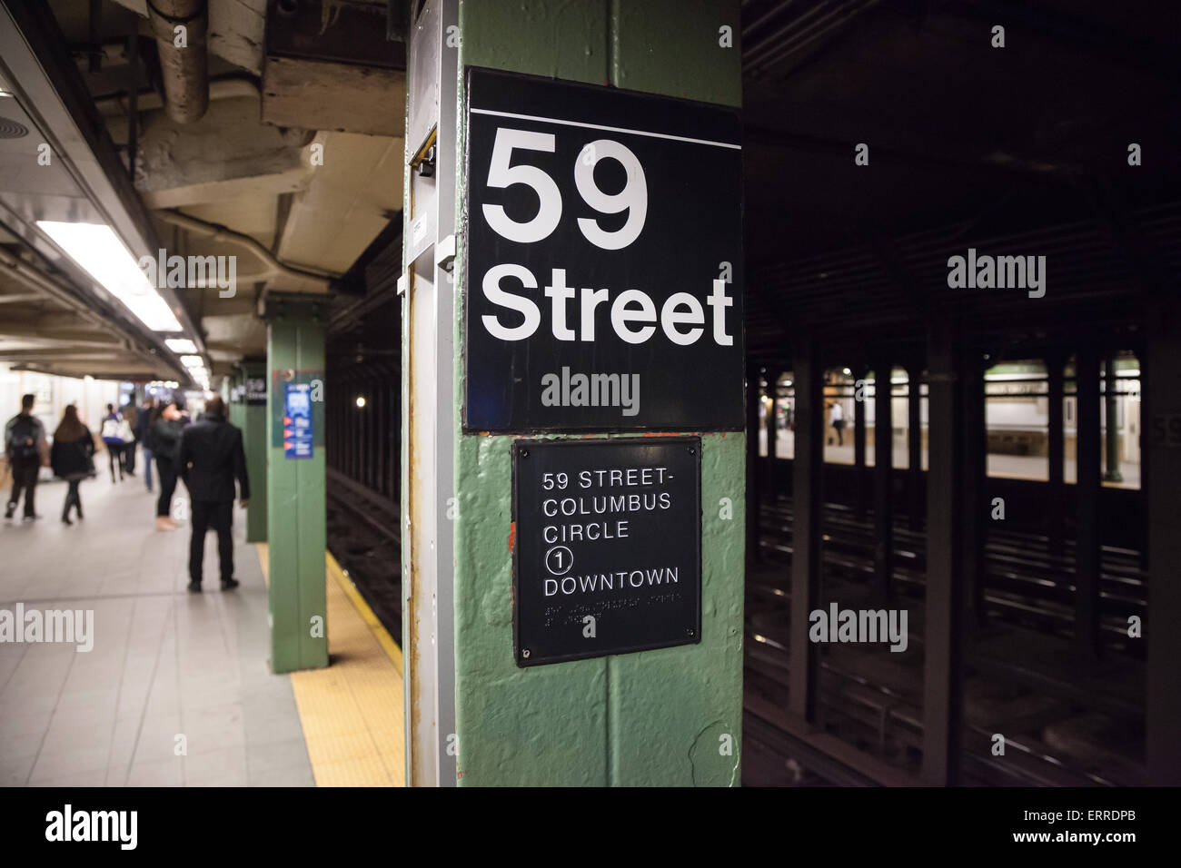 A view at 59th Street station on the New York Metro Stock Photo - Alamy