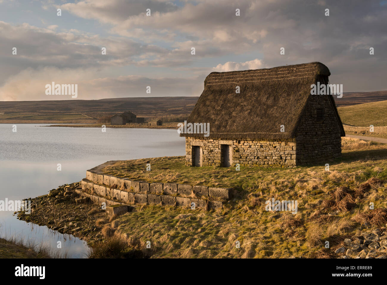 Cruck roof hi-res stock photography and images - Alamy