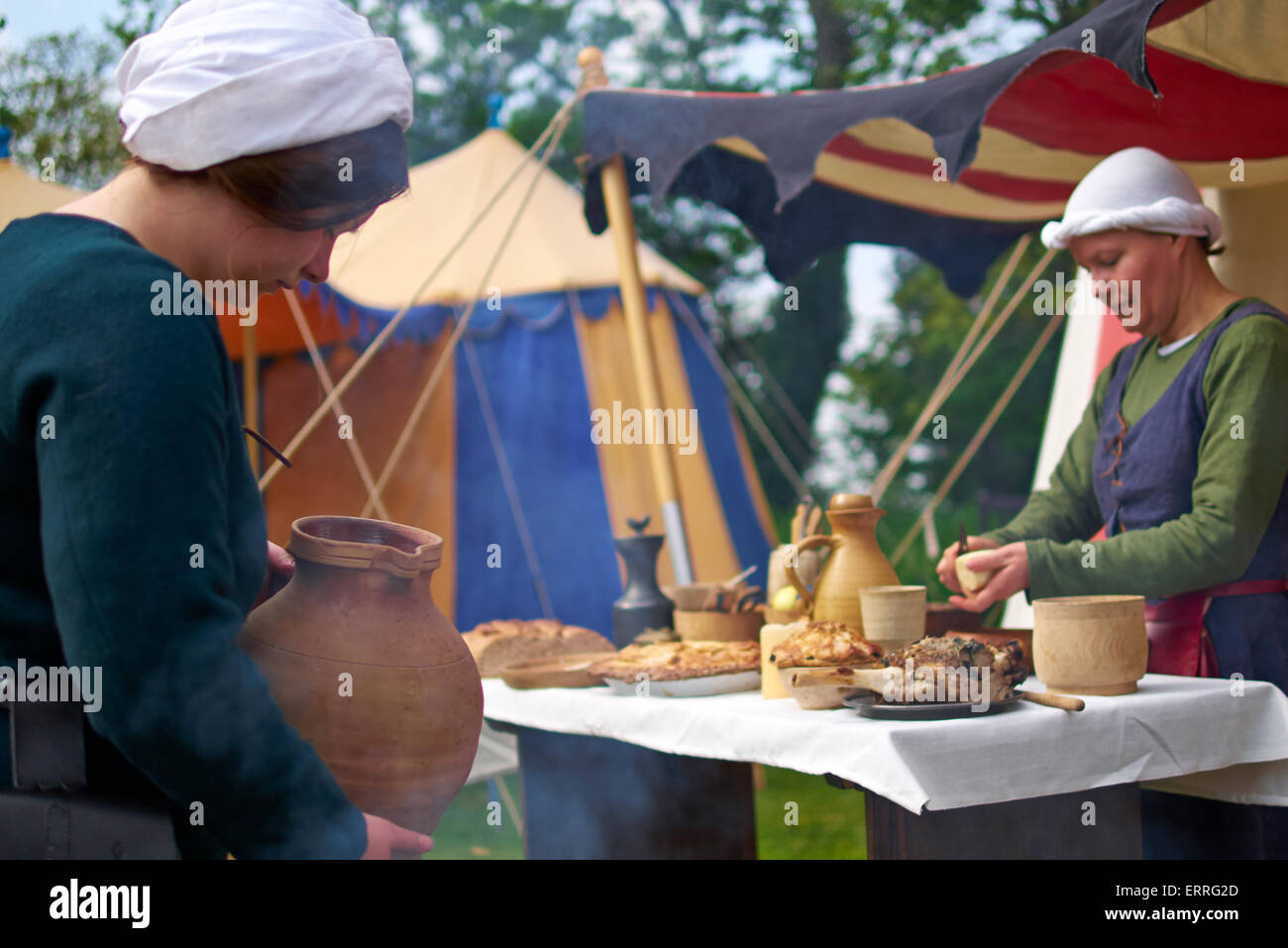 Eat food medieval hi-res stock photography and images - Alamy