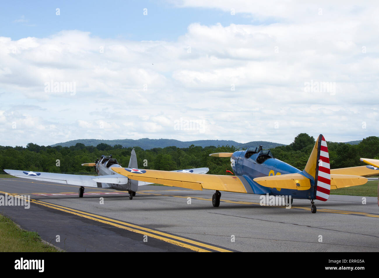 Retro airplanes hi-res stock photography and images - Alamy