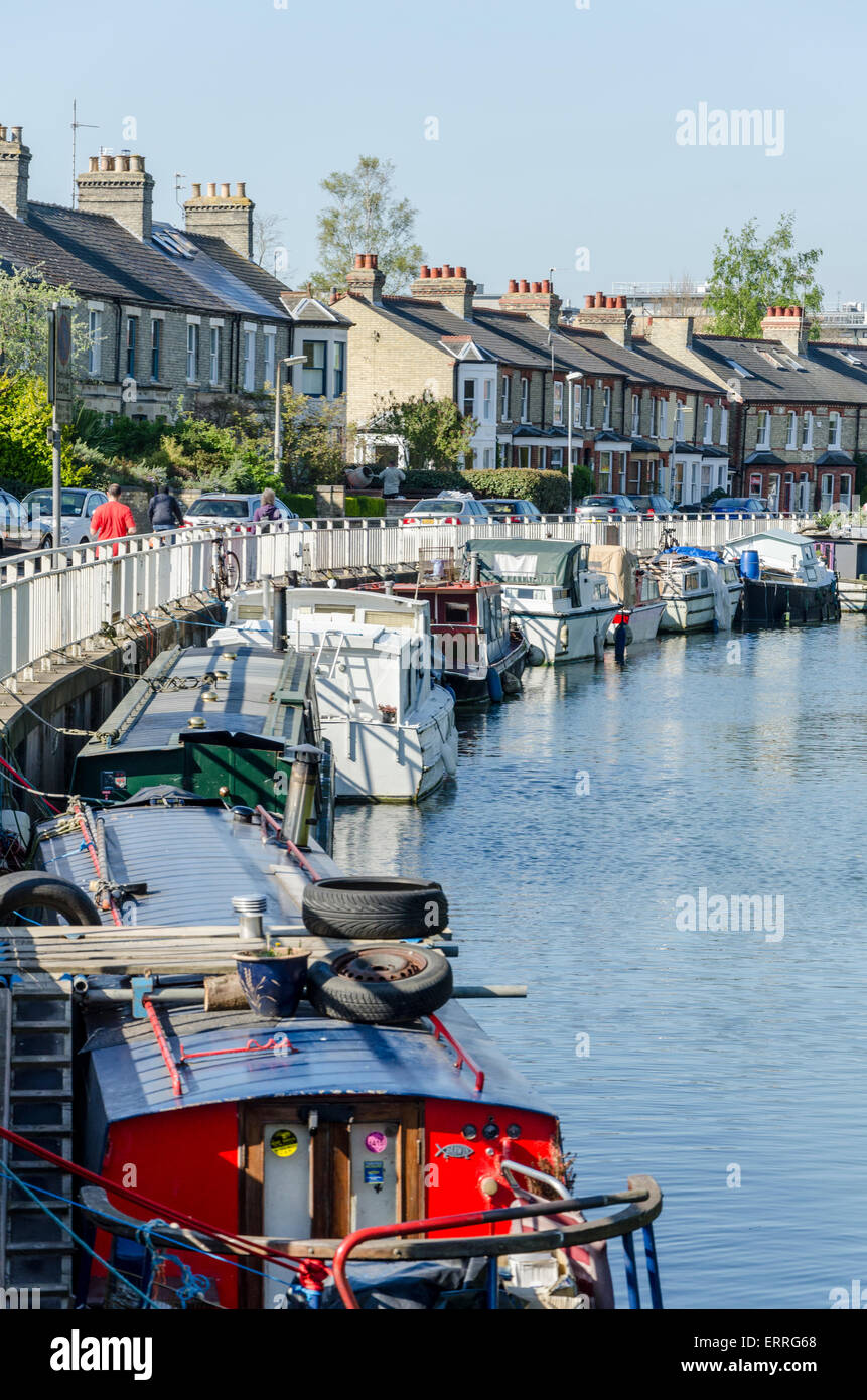 Long boats hi-res stock photography and images - Alamy