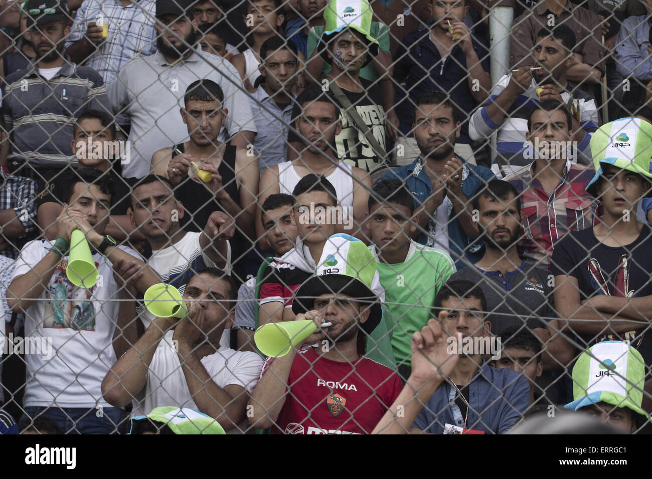 Gaza City, The Gaza Strip, Palestine. 7th June, 2015. Soccer fans ...