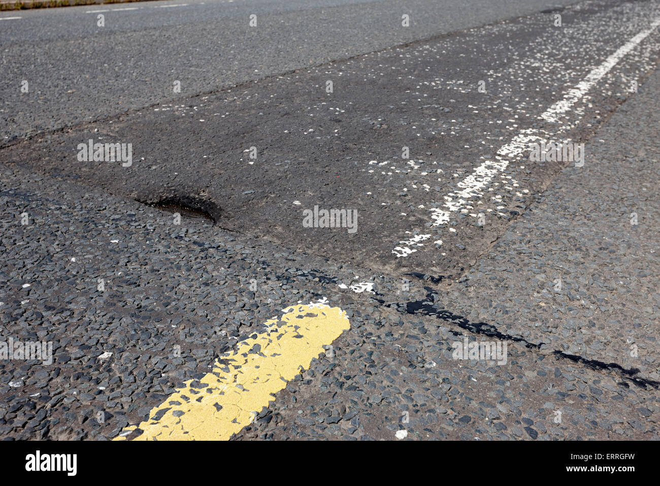 Northern ireland border road markings hi-res stock photography and ...