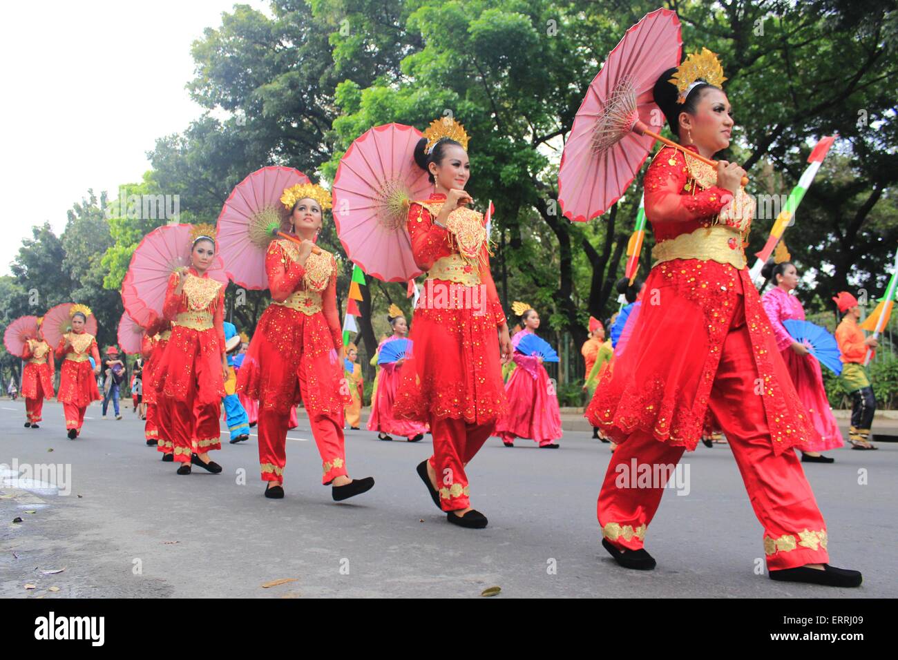 Indonesia. 07th June, 2015. Performers take part in the annual ...