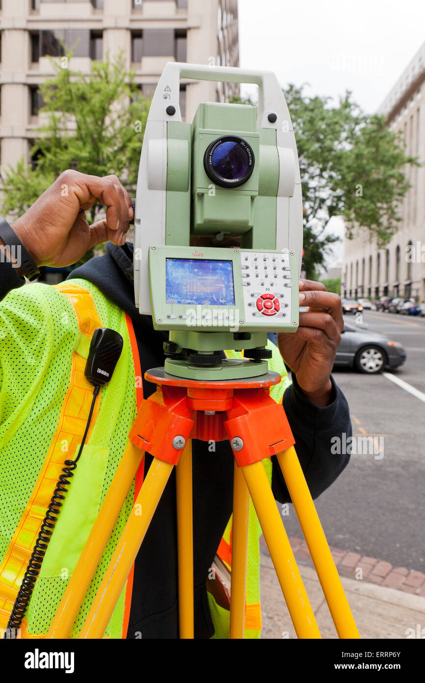 Land survey surveyor machine hi-res stock photography and images - Alamy